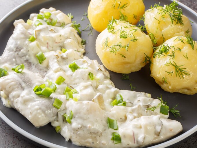 Śledź w śmietanie, jakiego jeszcze nie jadłeś. Jeden trik zmienia ...