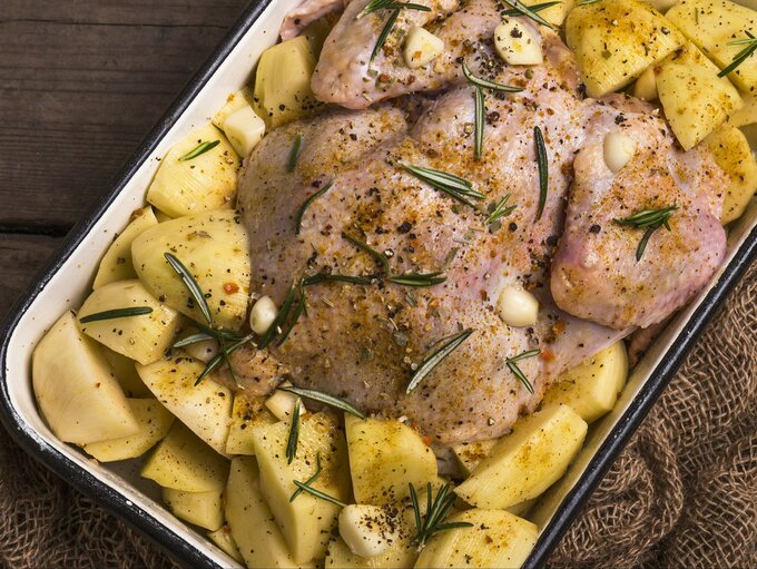 Jednogarnkowy obiad z ziemniaków. Zapiekanka zaskakuje smakiem i ceną ...