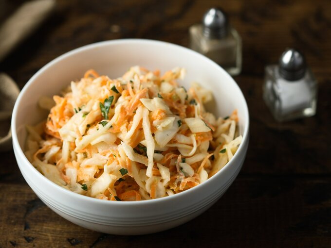 Szatkuję kapustę pekińską i dorzucam trzy proste składniki. Genialna ...