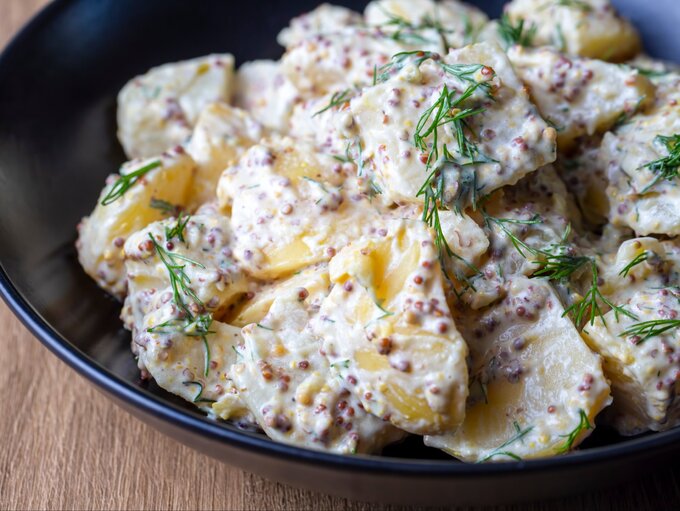 Ta śródziemnomorska sałatka to istny majstersztyk. Jej sekretnym ...